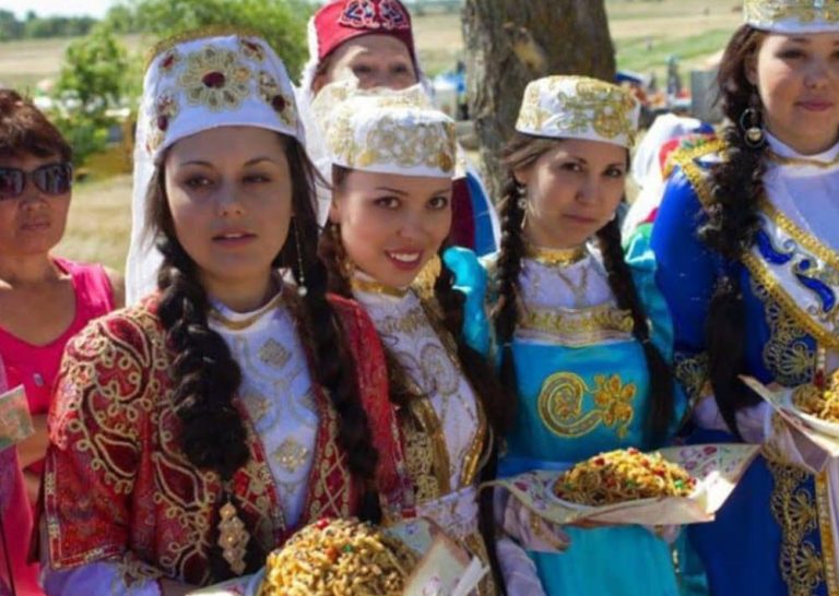 Astrakhan Tatars - Learn More about the Tatar people
